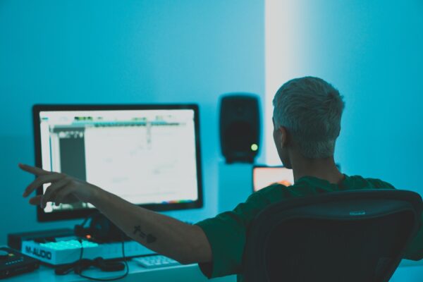 How to Make a Producer Tag: A Complete Guide